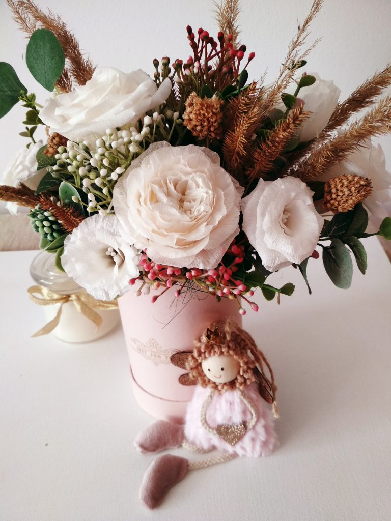 Aranjament Cu Flori De Hârtie Handmade! - Antreprenoare Romania